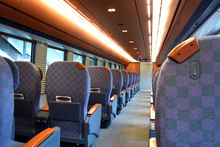 お召し列車としても有名 「E655系」はなぜ多客期の臨時列車として運転されないのか？ | Merkmal（メルクマール） - (2)