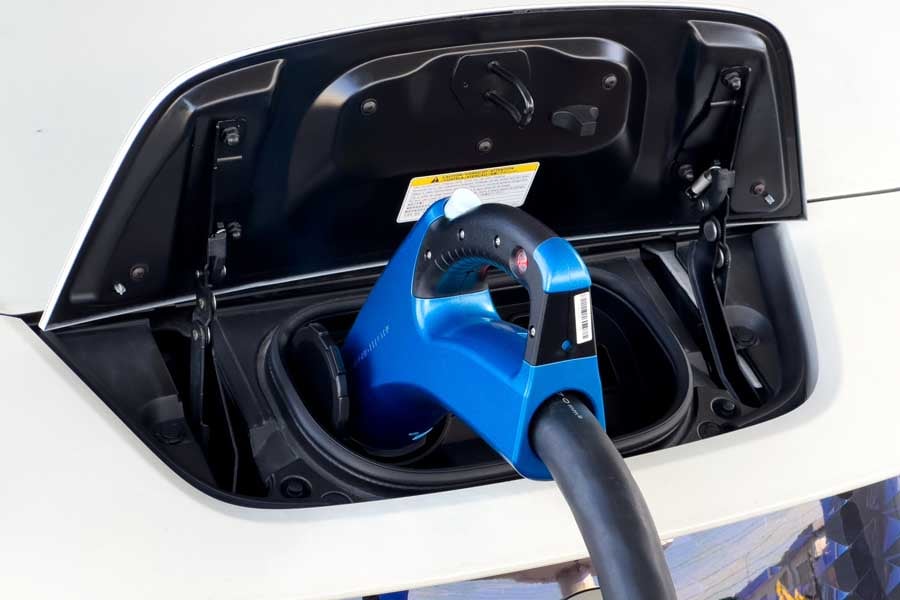 まさかの「EV開発撤退」 アップルが露呈した“異業種参入”という名の巨大リスク | Merkmal（メルクマール） - (2)