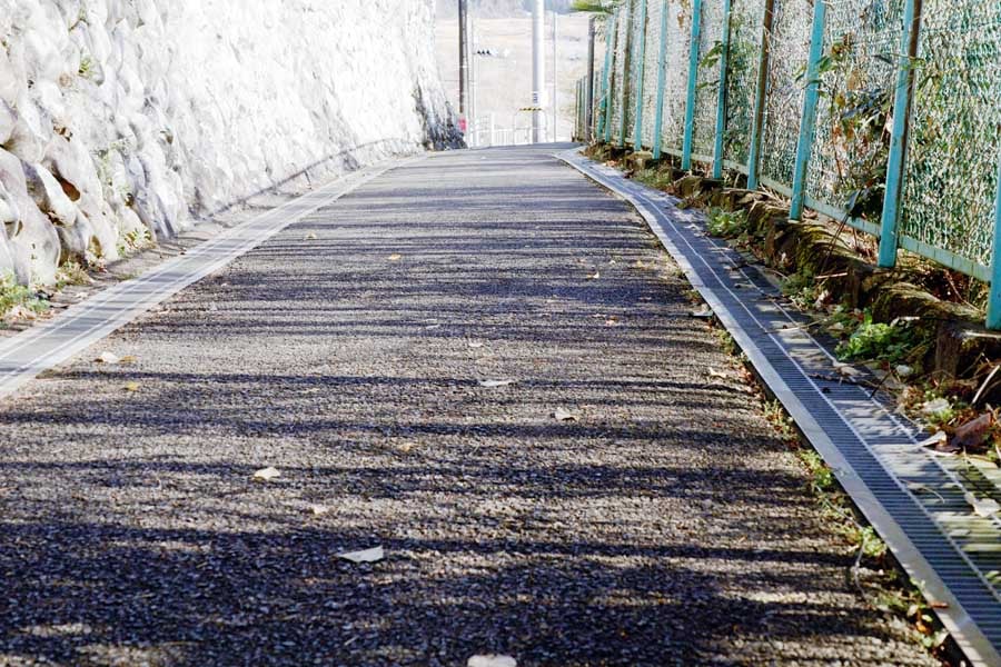 「他人の迷惑駐車」を想定しつつも、見かけたらやっぱりイライラしちゃう現代人の悲哀 | Merkmal（メルクマール） - (2)