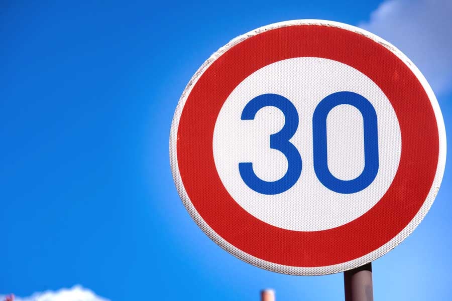 「クルマは一流、運転マナーは三流」 そんな日本にとって、生活道路“時速上限30km”は福音となるのか？ | Merkmal（メルクマール） - (4)