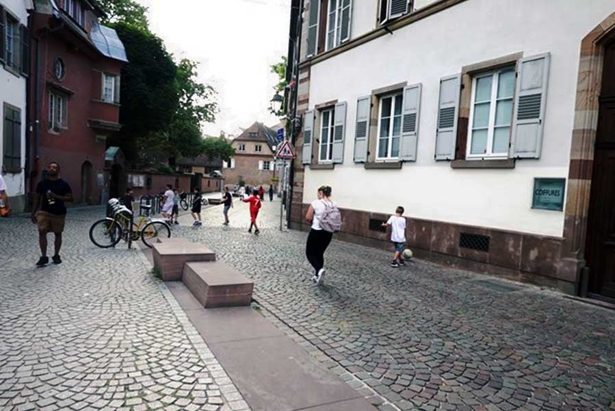 トヨタ会長も訴えた「交通安全の限界」 なぜ“時速20kmのまちづくり”が世界的トレンドになっているのか？【連載】牧村和彦博士の移動×都市のDX最前線（24） | Merkmal（メルクマール ...