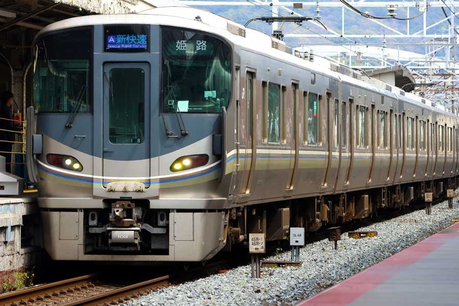 JR西日本新快速の素晴らしさを語りたいのに「やばい！」しかでてこない【リレー連載】偏愛の小部屋（17） | Merkmal（メルクマール）