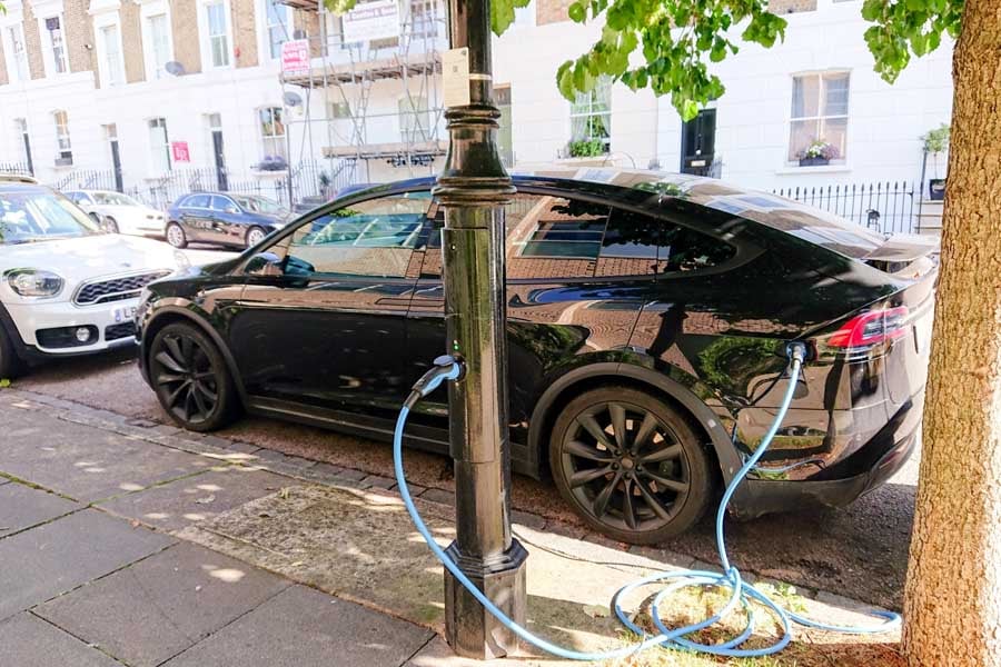 「EV後進国」脱却なるか？ 日本車メーカーの逆襲――全個体電池、独自OS…トヨタ・ホンダ計15兆円投資の行方、テスラ・BYD超えの日はやってくるか【連載】Make Japanese Cars ...