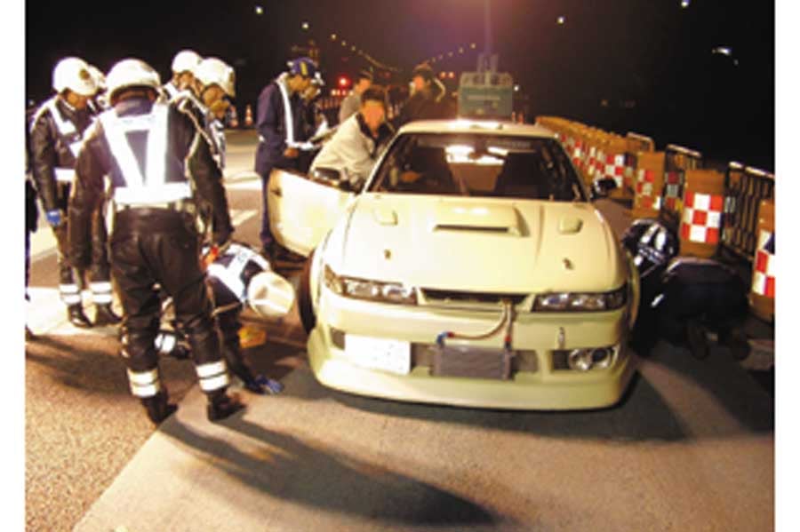 暴走族38人摘発！ 終わらない「初日の出暴走」なぜ今も？ 摘発強化の裏側、80年代の熱狂と変わる法規制 | Merkmal（メルクマール） - (2)