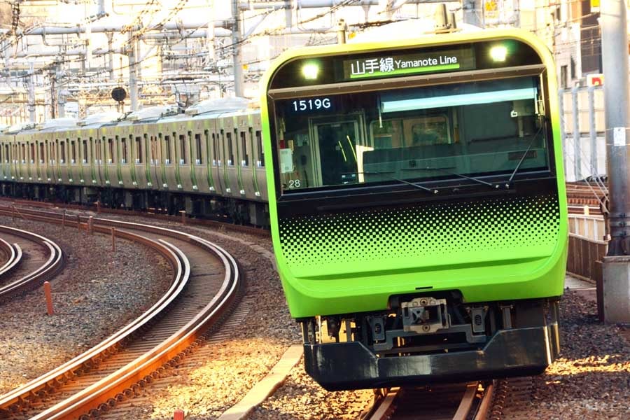 電車内に流れる爆音！ SNSで「バズる」愚行、「静かな車内」は過去の遺物？ 厳罰なき日本で加速する「音ハラ」を考える | Merkmal（メルクマール） - (4)