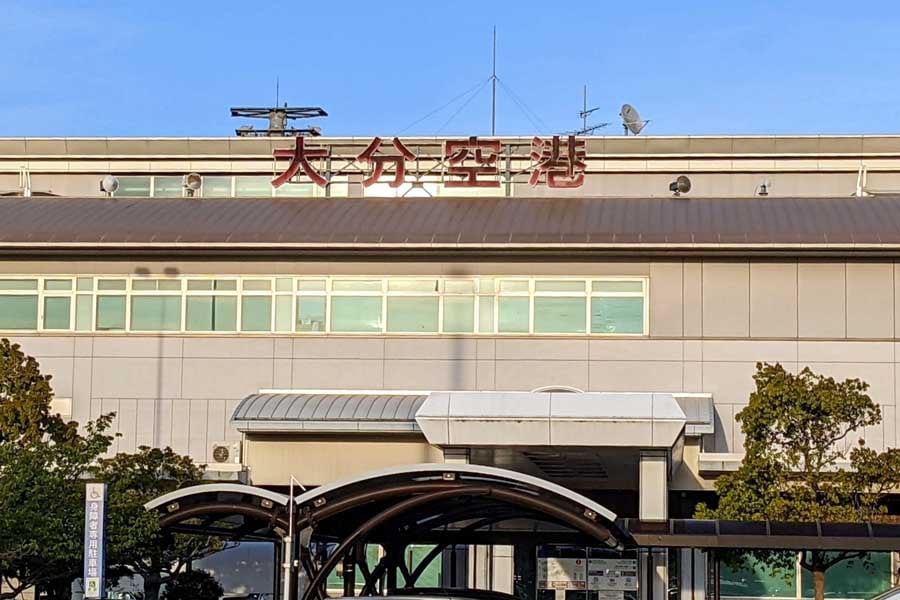 なぜ今、地方空港は「キャラ愛称」に賭けるのか？──鳥取「コナン空港」は来場者42万人を集客、大分「ハローキティ」が目指す“脱・通過型”の秘策 | Merkmal（メルクマール） - (5)