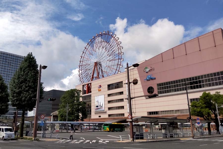 なぜ駅前駐車場は「常に満車」なのか？──「20分無料」が生む滞留の連鎖、バス・タクシーも阻害する悪循環を考える | Merkmal（メルクマール） - (4)