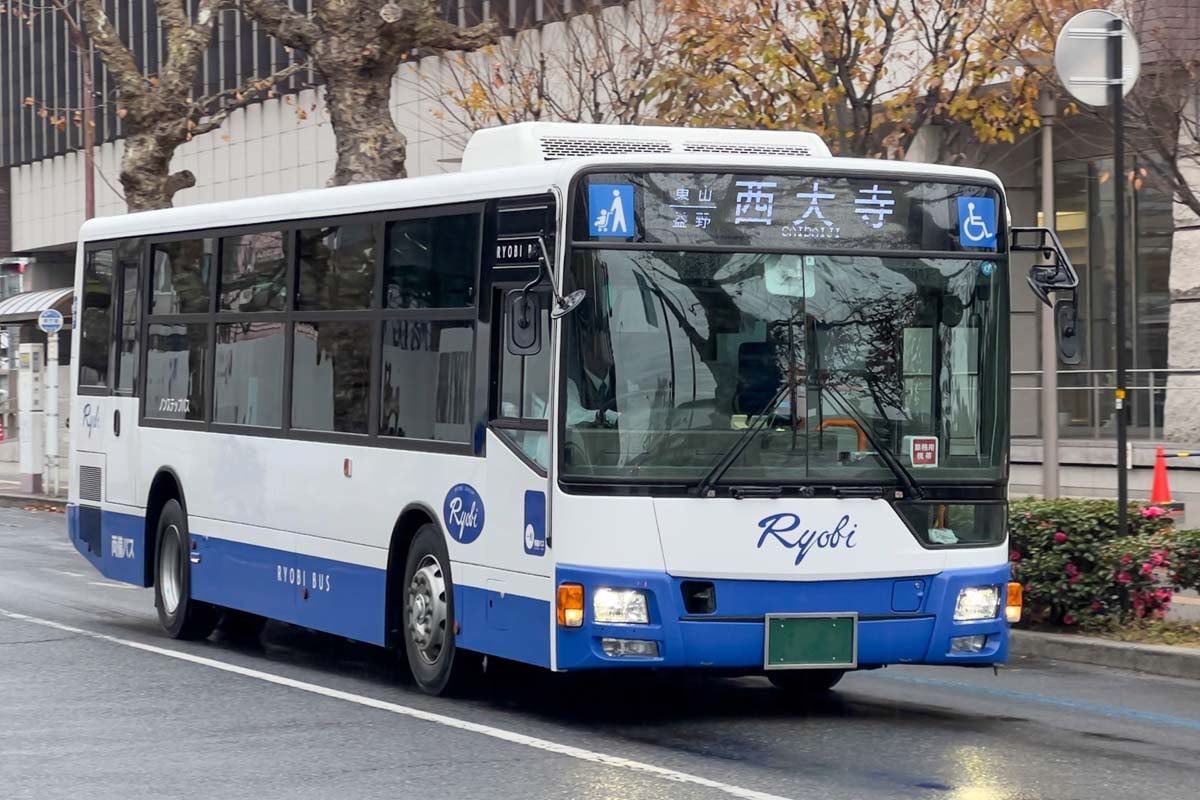 競争を捨てて「地域交通」は守れるのか？ 岡山市バス5社が挑む“共同経営”の挑戦 | Merkmal（メルクマール） - (4)