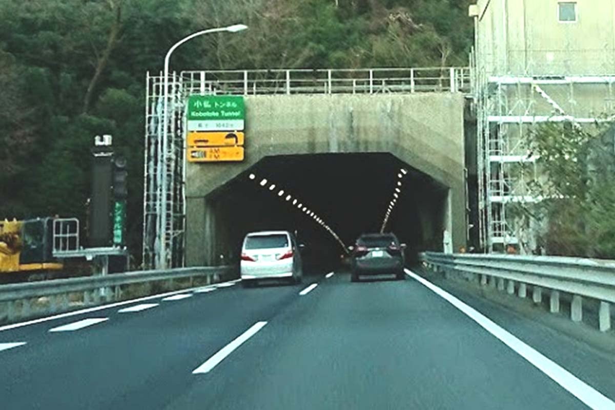 小仏トンネルの「慢性的渋滞」は解消できるのか？ 相模湖東IC～八王子IC「年間23万時間」損失という現実 | Merkmal（メルクマール） - (2)